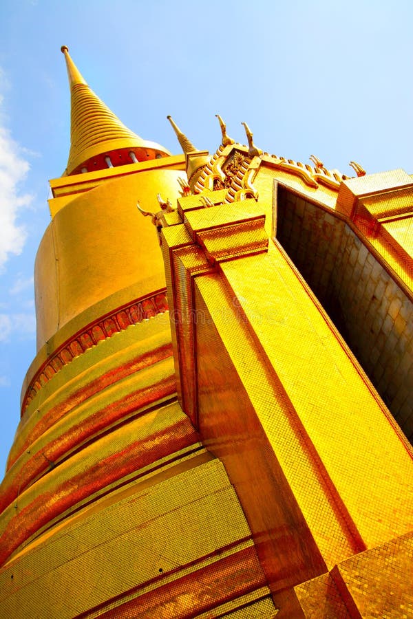 Gold stupa stock image. Image of asia, exotic, chedi - 13089093