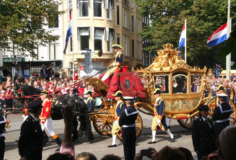 Golden Coach editorial image. Image of spectators, coach - 6415600