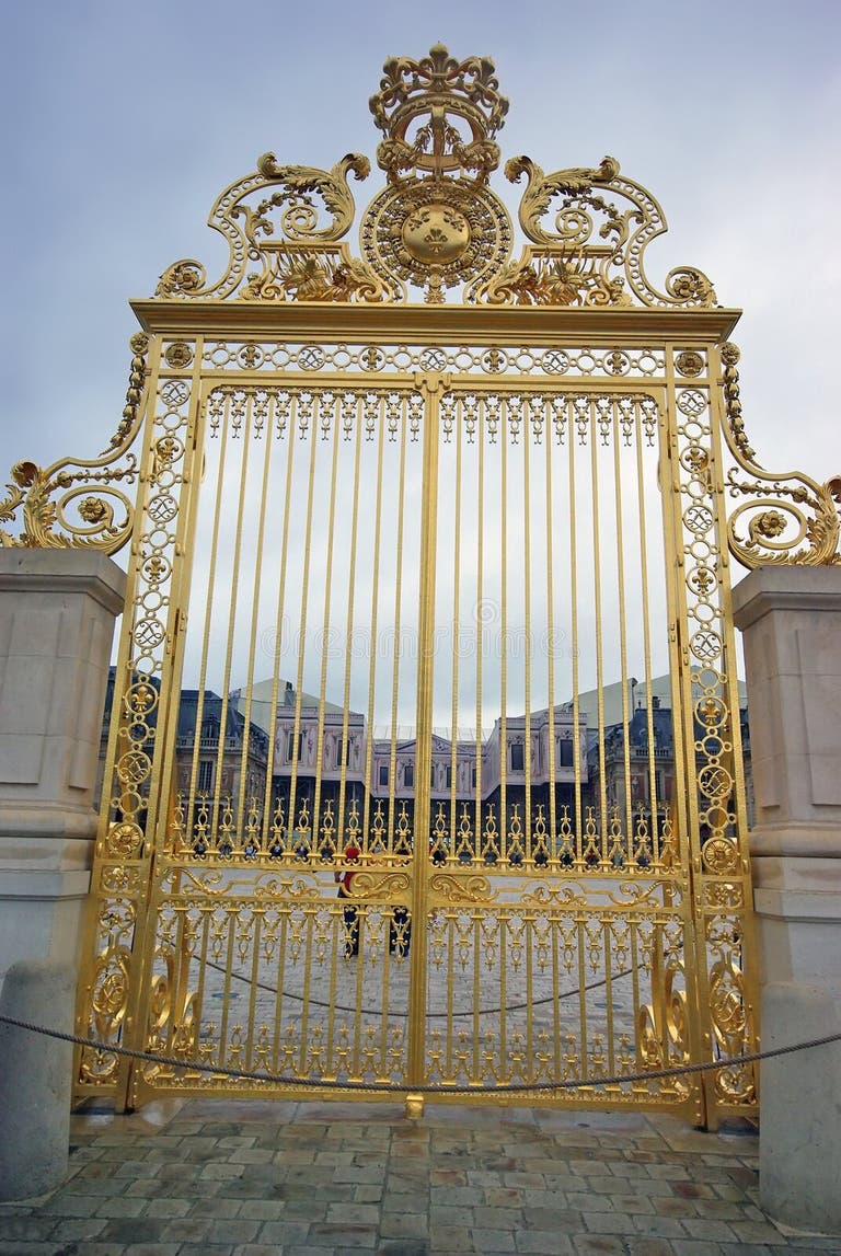 451 Majestic Palace Gates Stock Photos - Free & Royalty-Free Stock ...