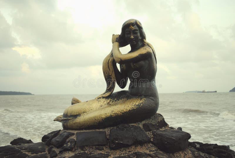 The golden mermaid stock image. Image of beach, fish - 43550813