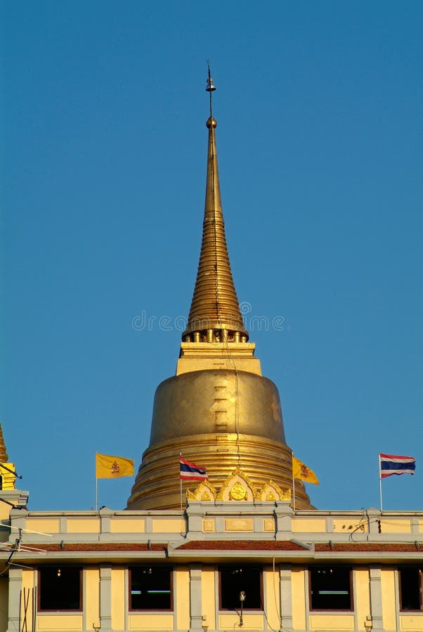 The Golden Mount in Bangkok Stock Image - Image of golden, pagoda: 10310971