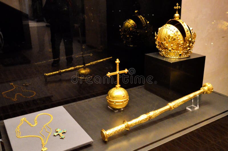 Golden objects in a museum editorial photography. Image of famous ...