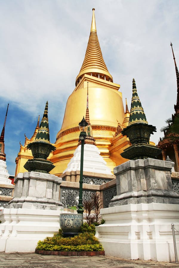 Golden palace stock image. Image of bright, palace, bangkok - 7478845