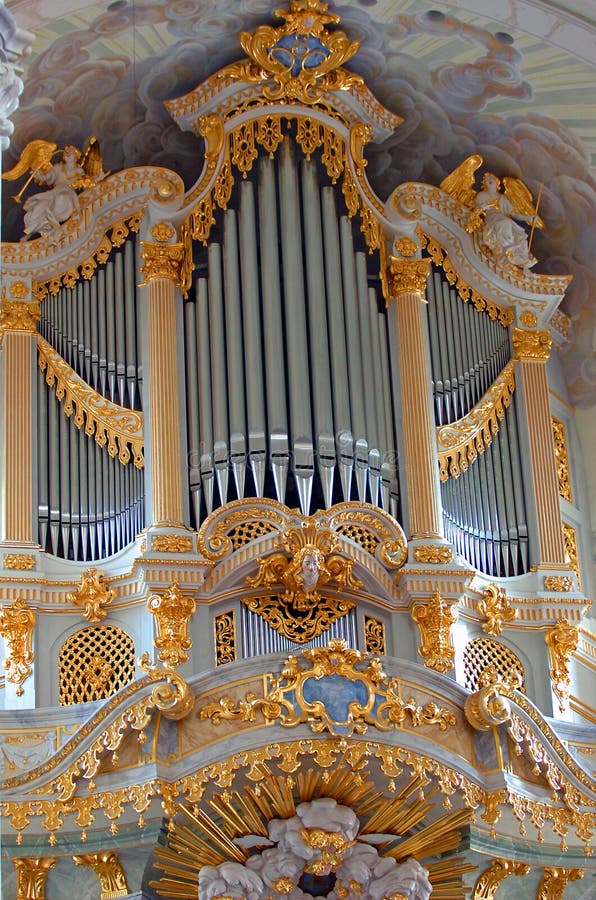 Golden pipe organ editorial stock image. Image of flutes - 6112419