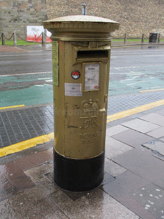 Golden post box editorial photography. Image of postboxes - 73843647