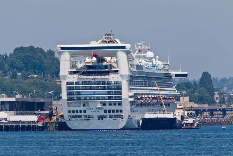 GOLDEN PRINCESS CRUISE SHIP Editorial Stock Photo - Image of boat, sail ...