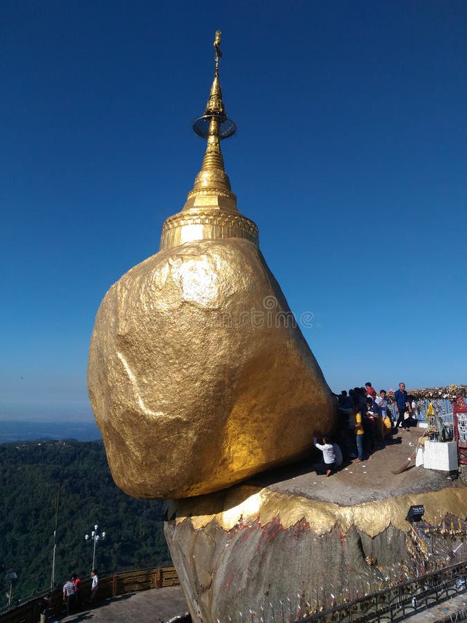 Kyaiktiyo Pagoda, Kyaikto, Myanmar Editorial Photo - Image of stone ...