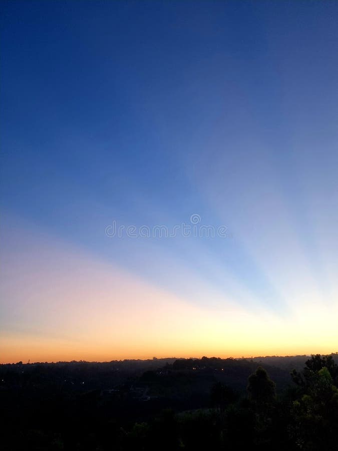 Golden Skyline, Cloudless Sunset Stock Photo - Image of ocean, dawn ...