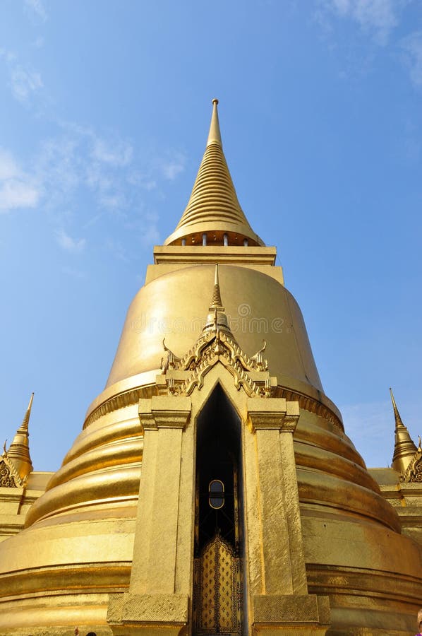 The golden stupa stock photo. Image of building, beautiful - 26406366