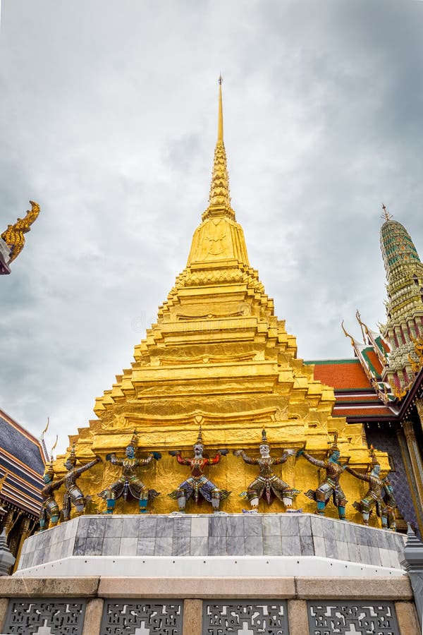 Golden Stupa At Temple Of The Emerald Buddha Stock Photo - Image of ...