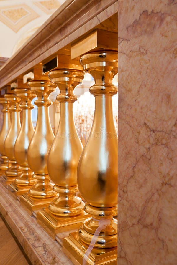 Goldene Baluster stockfoto. Bild von gold, nett, vergoldung - 23745370
