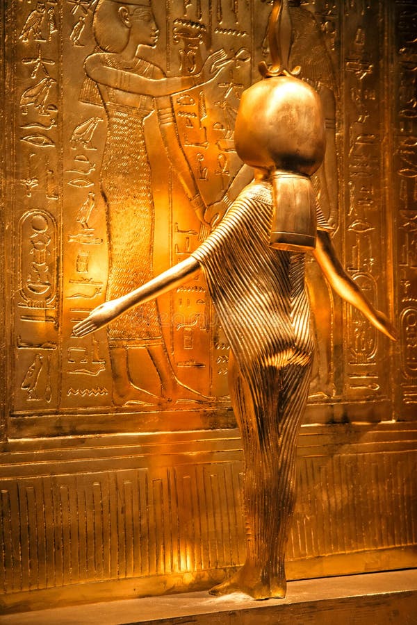 Goldne Burial Objects from the Thomb of Tutankhamen Editorial ...
