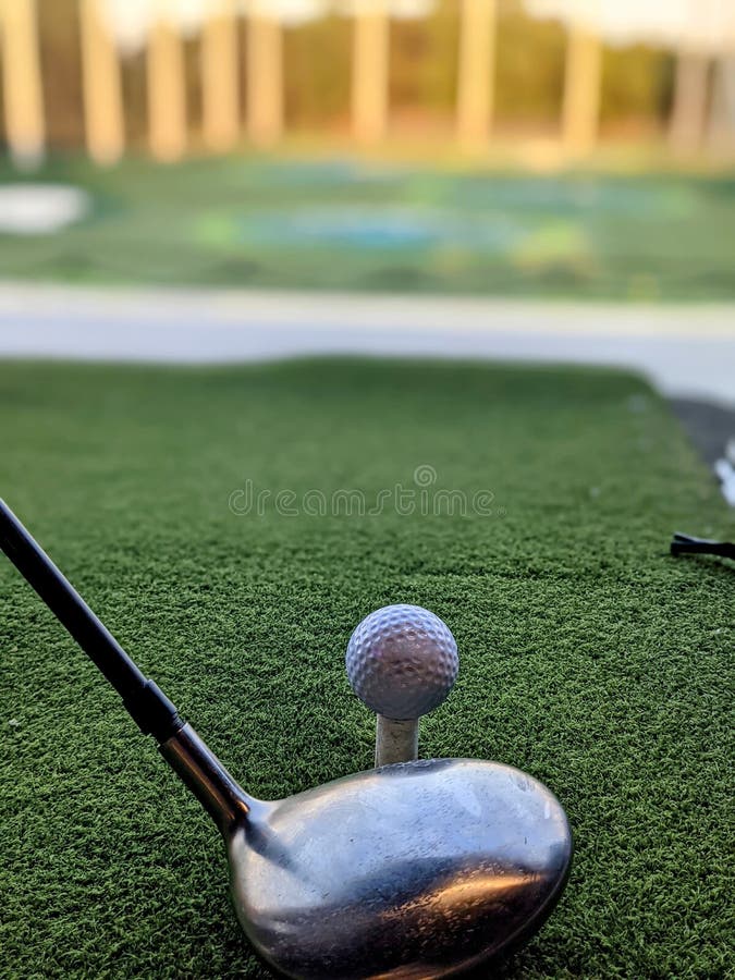 Golf Ball on Tee at Golf Club Stock Image - Image of blue, leisure ...
