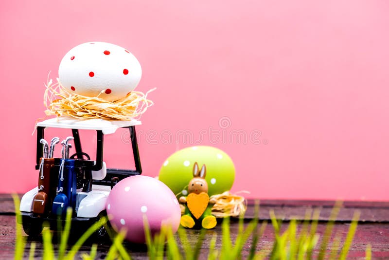 Bunny Playing Golf with Easter Egg Stock Vector - Illustration of ...