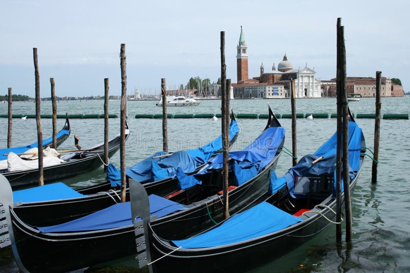 Gondeln in Venedig stockbild. Bild von architektur, stadt - 14926449