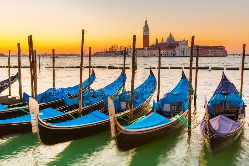 Gondeln in Venedig stockfoto. Bild von grenzstein, traditionell - 113531586