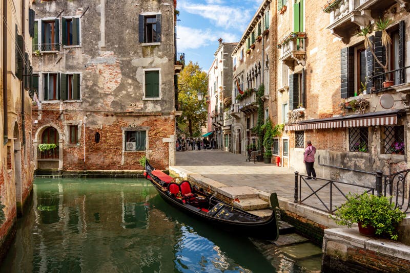 Gondola on Venice Canal and Medieval Architecture, Italy Editorial ...
