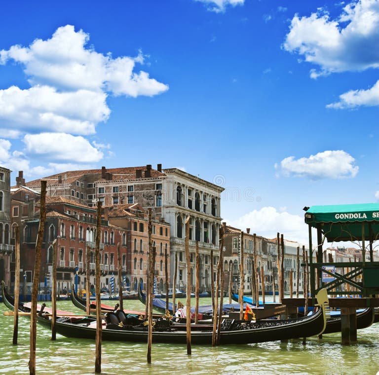 Gondoler italy venice arkivfoto. Bild av europeiskt, traditionellt ...