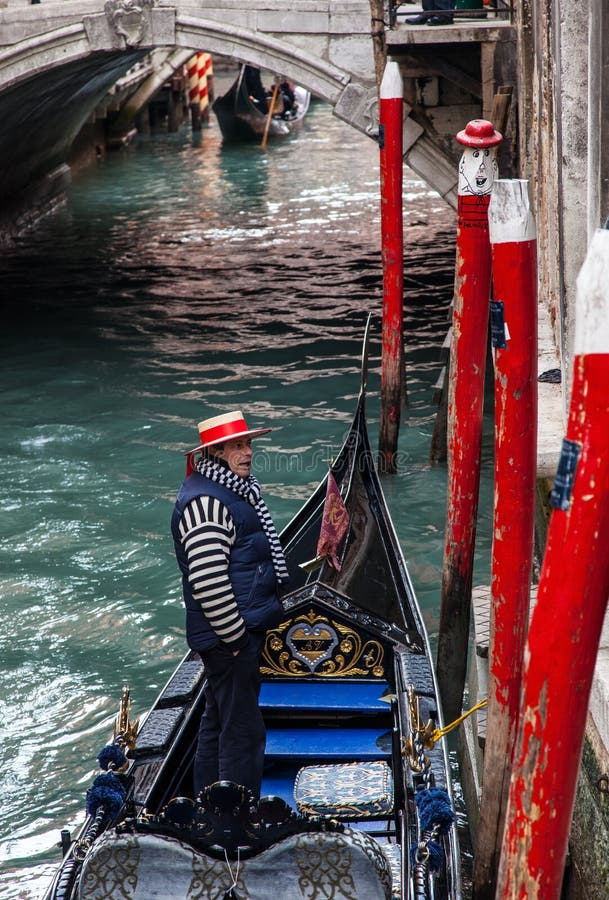 Gondolier editorial stock photo. Image of travel, talking - 26342063