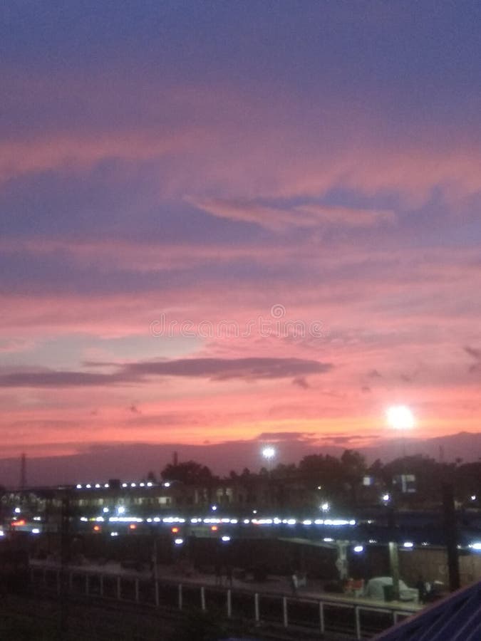 Good Evening Sun Pictures Red Sun Stock Photo - Image of lighting ...