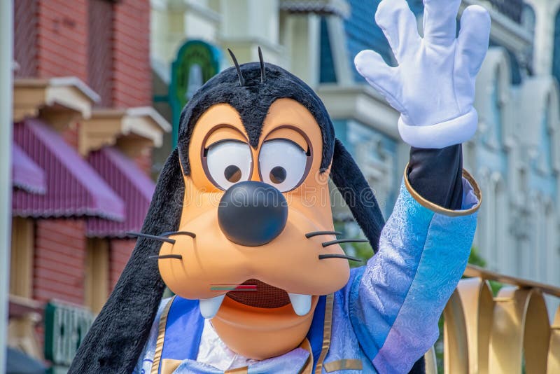 Goofy Character at DIsney Magic Kingdom Editorial Image - Image of sign ...