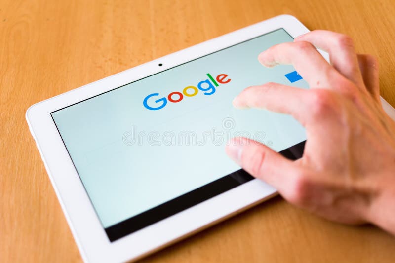 Man opens Google editorial photography. Image of media - 45471442
