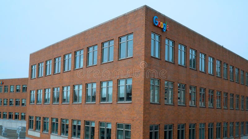 Google Maps Headquarter in Seattle - SEATTLE, USA - APRIL 11, 2017 ...