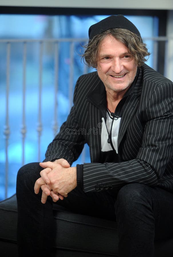 Goran Bregovic imagen editorial. Imagen de festival, gorro - 51972970