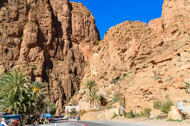 Gorge de Todgha au Maroc photographie éditorial. Image du africain ...