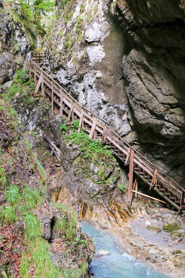 Gorge De Wolfsklamm Pendant L'automne Dans Stans, Autriche Image stock ...