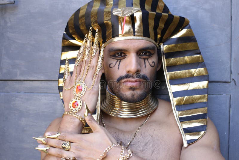 Gorgeous Egyptian Man in Traditional Costume Stock Image - Image of ...