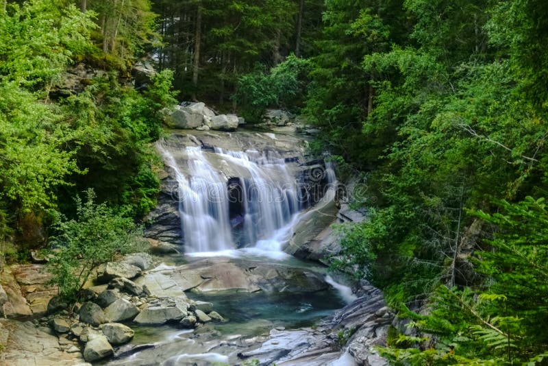 Waterfall Basin Shallow Ground with Bright and Small Water Curtain ...