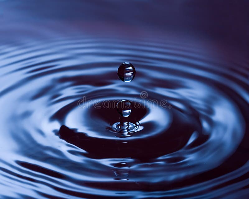 Gota del agua azul imagen de archivo. Imagen de textura - 13488685