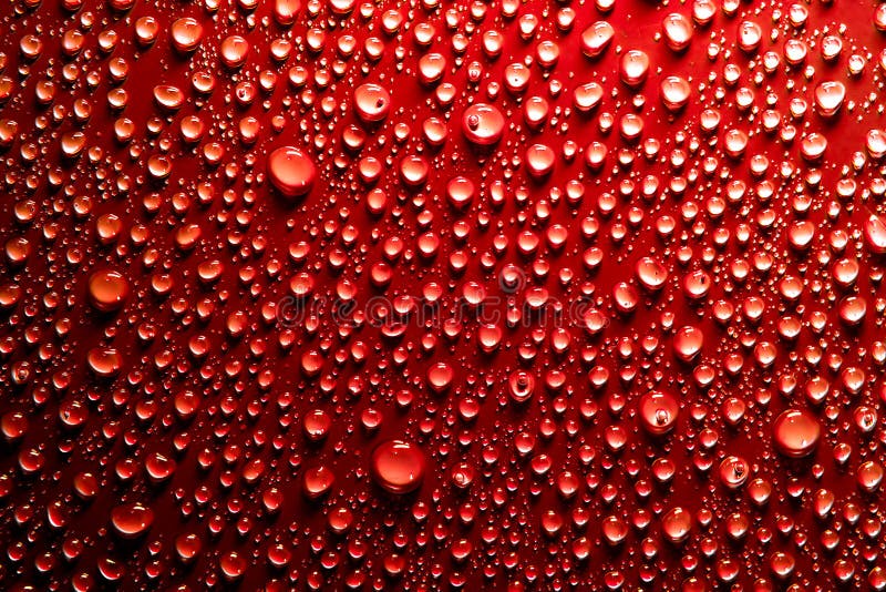 Gotas Del Agua En Superficie Roja Foto de archivo - Imagen de mojado ...
