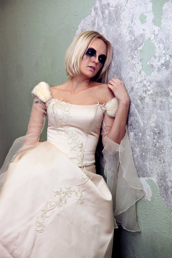 Gothic bride stock image. Image of beauty, girl, wedding - 25377411