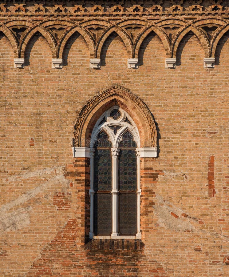 Gothic window in Venice stock image. Image of brick - 107096863