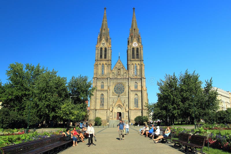 Gotische kerk in Praag redactionele stock foto. Image of gebouw - 26195003