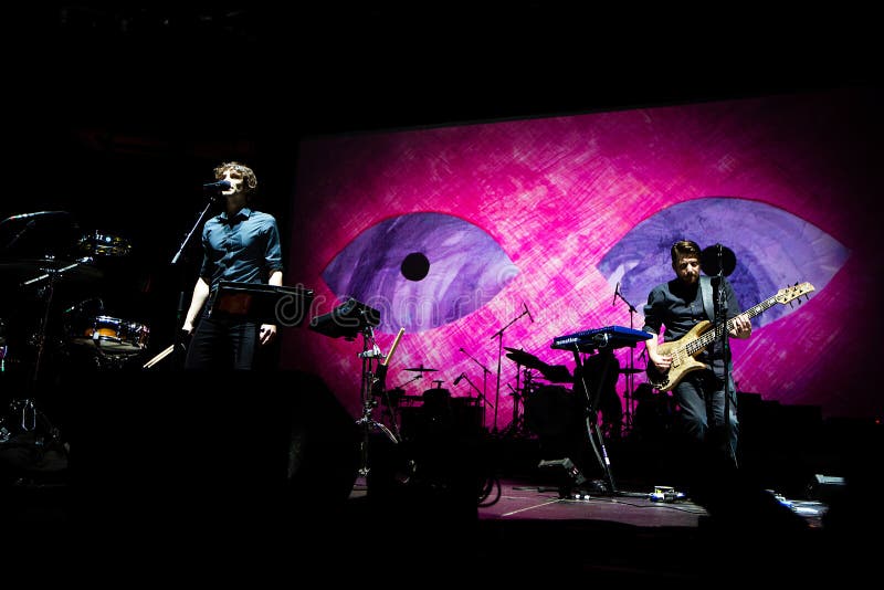 Gotye Performs at Bumbershoot Editorial Image - Image of bumbershoot ...