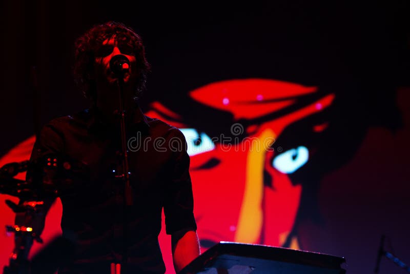 Gotye Performs at Bumbershoot Editorial Photography - Image of main ...
