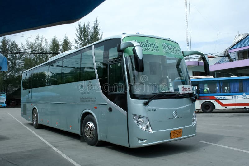 Gouden-draakbus Van Groene Bus Company Redactionele Stock Afbeelding ...