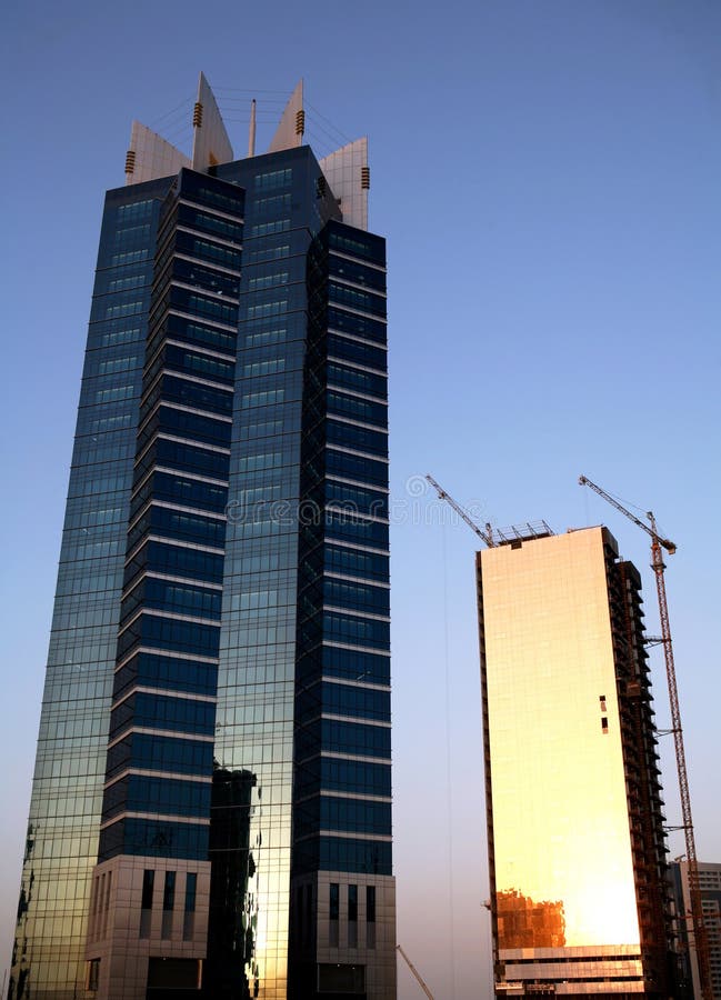 Gouden toekomst stock foto. Image of doha, bezinning, hoog - 2740268