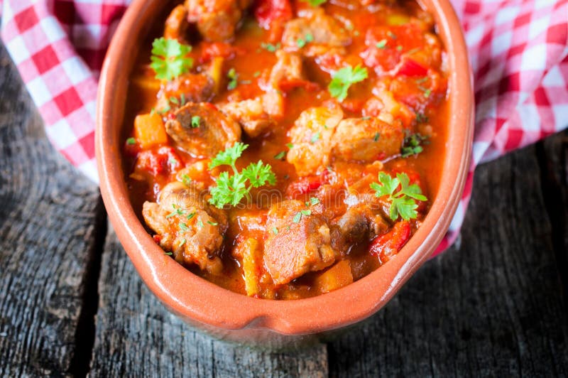 Goulache chaude image stock. Image du pays, goulache - 35652481