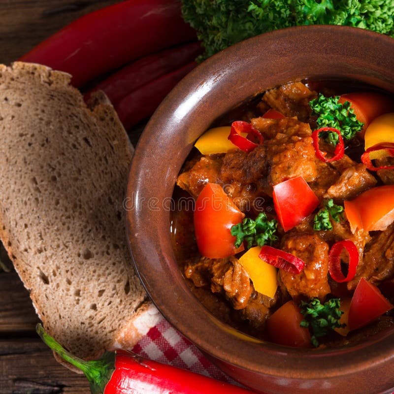 Goulache hongroise photo stock. Image du hongroise, goulache - 22198148