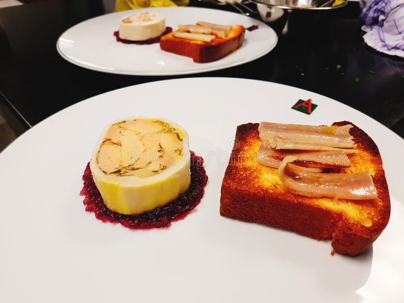 Gourmet Menu vip dish editorial image. Image of restaurant - 140447725