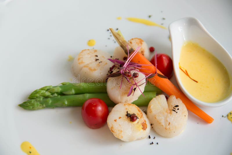 Gourmet Seared Scallops with Garnishes. Stock Photo - Image of scallop ...
