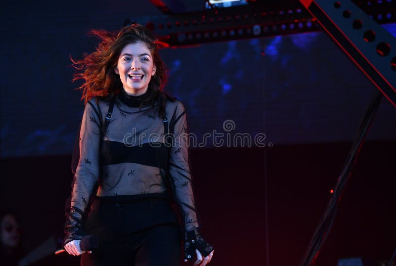 Lorde in Concert at Governors Ball Editorial Photo - Image of ...