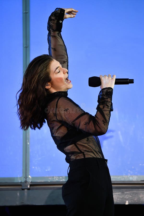 Lorde in Concert at Governors Ball Editorial Stock Photo - Image of ...