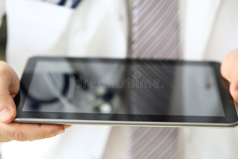 GP Using Mobile Electronic Communication Device for Patient Diagnosing ...