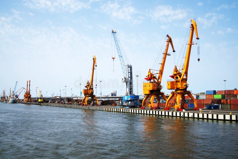 Grúas del puerto imagen de archivo. Imagen de grande, noche - 4906583