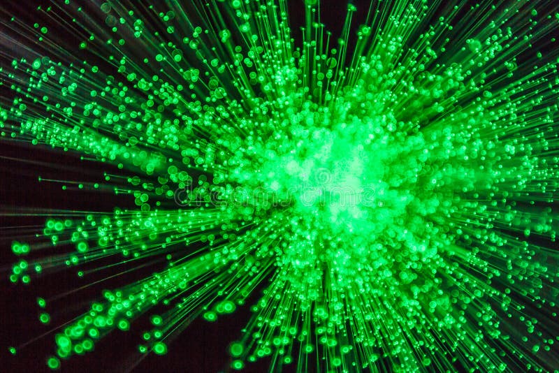 Grüne Energie-Licht-Explosion Stockbild - Bild von grün, platz: 46773943
